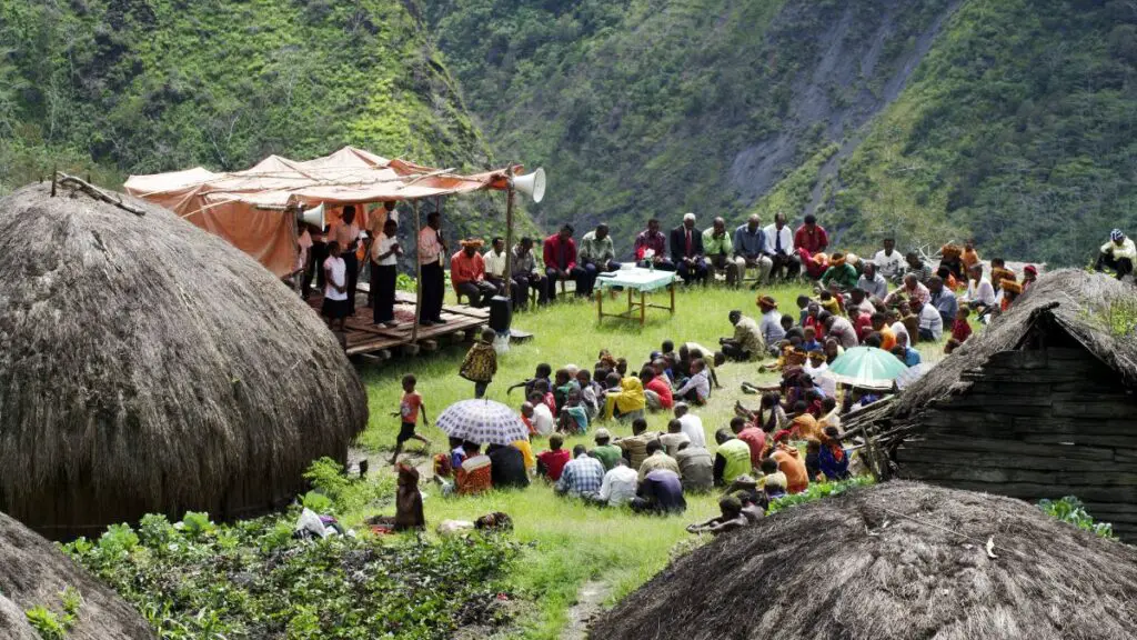 8 Tips for How to Start a Missions Campaign at Church - Church Creative ...